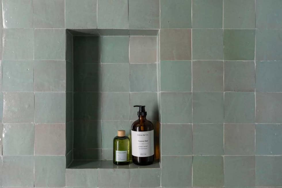 How to Use Stacked Tile for a Contemporary Bathroom Design